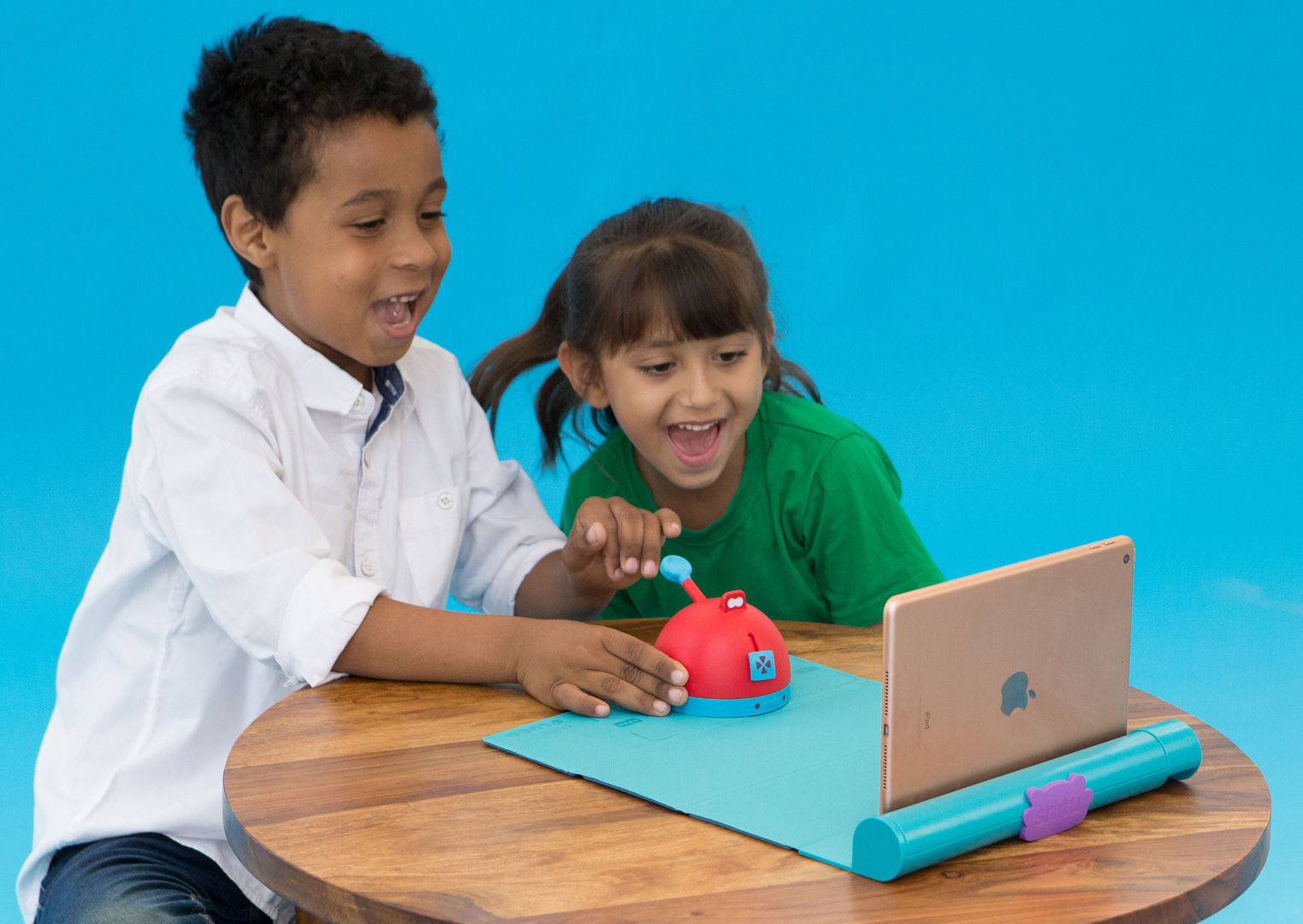 Plugo Slingshot – Shifu Nordic | AR-based interactive toys